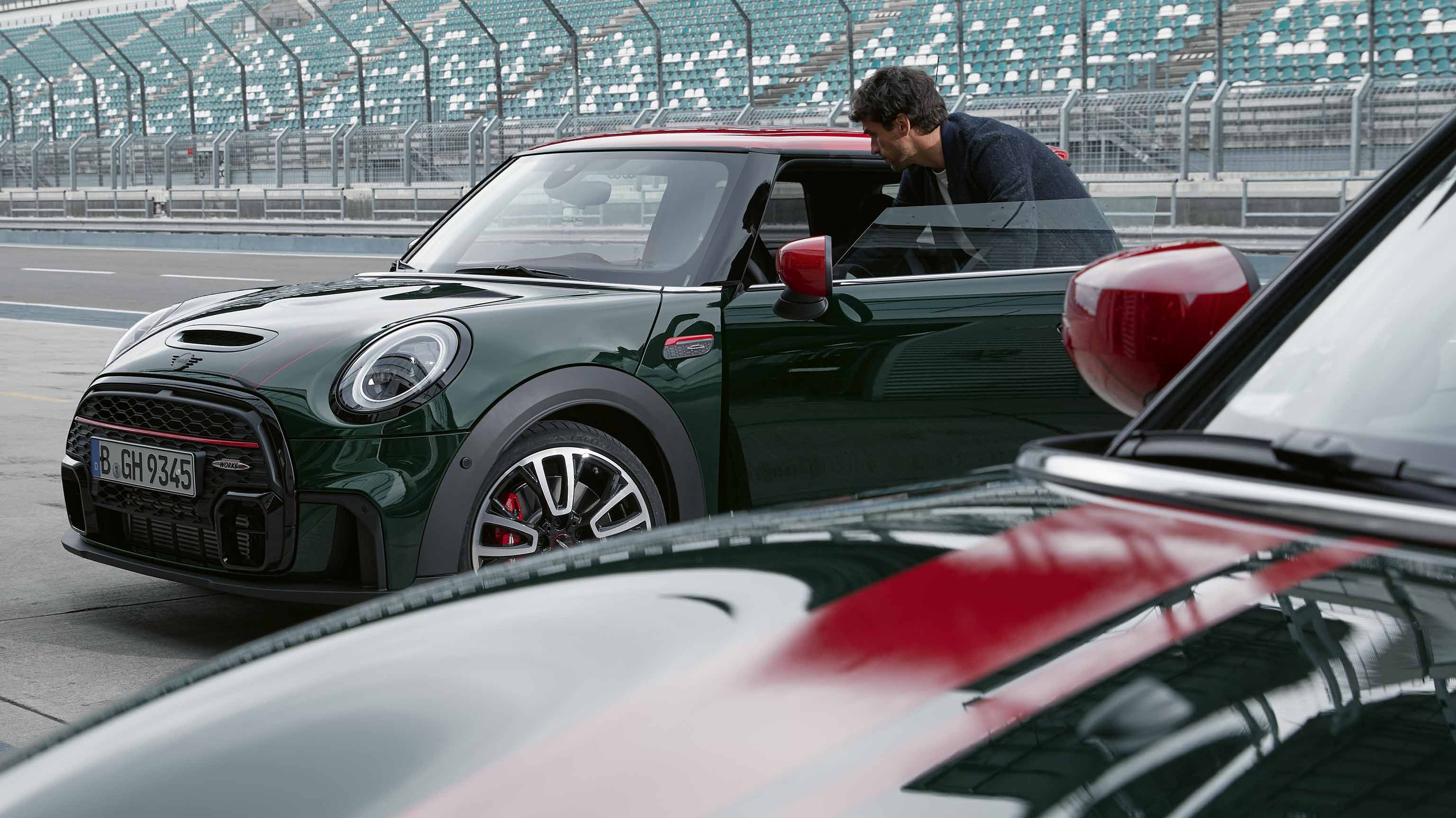 MINI JOHN COOPER WORKS | MINI HR